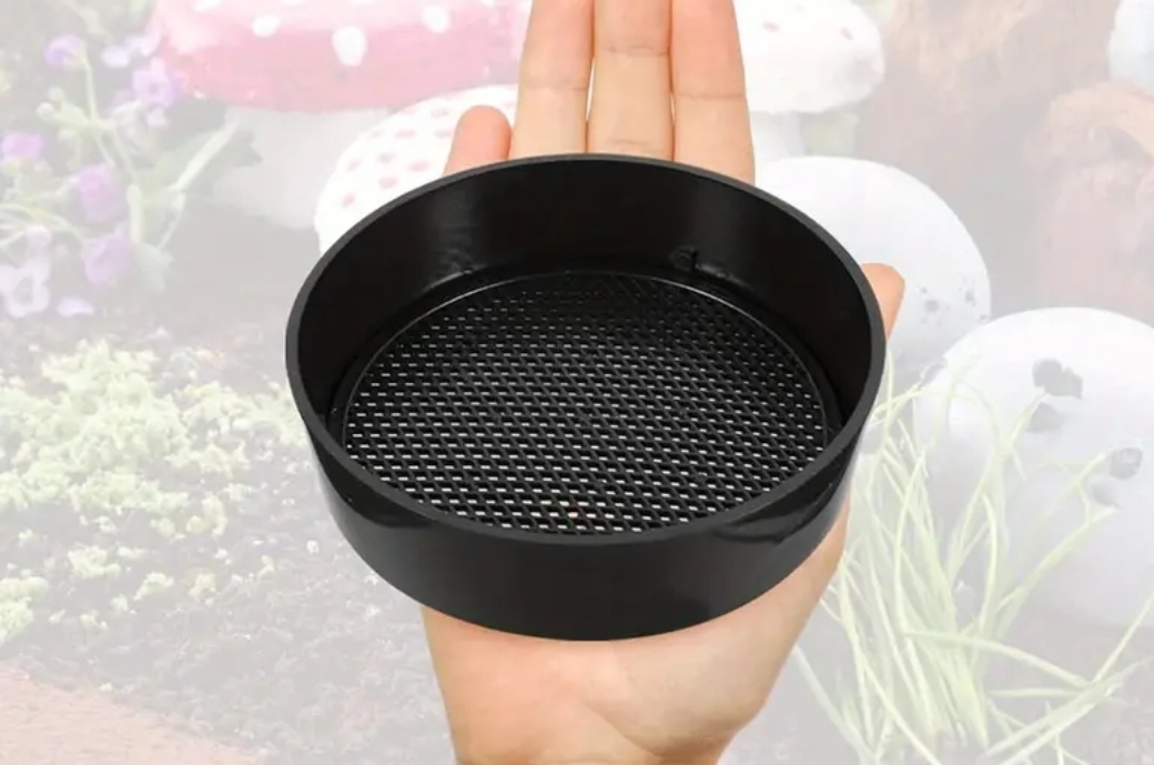 Gold, soil, sand classification sieves - Geologynet